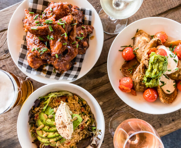 Eat & Drink At Spring Lake Hotel - Springfield QLD